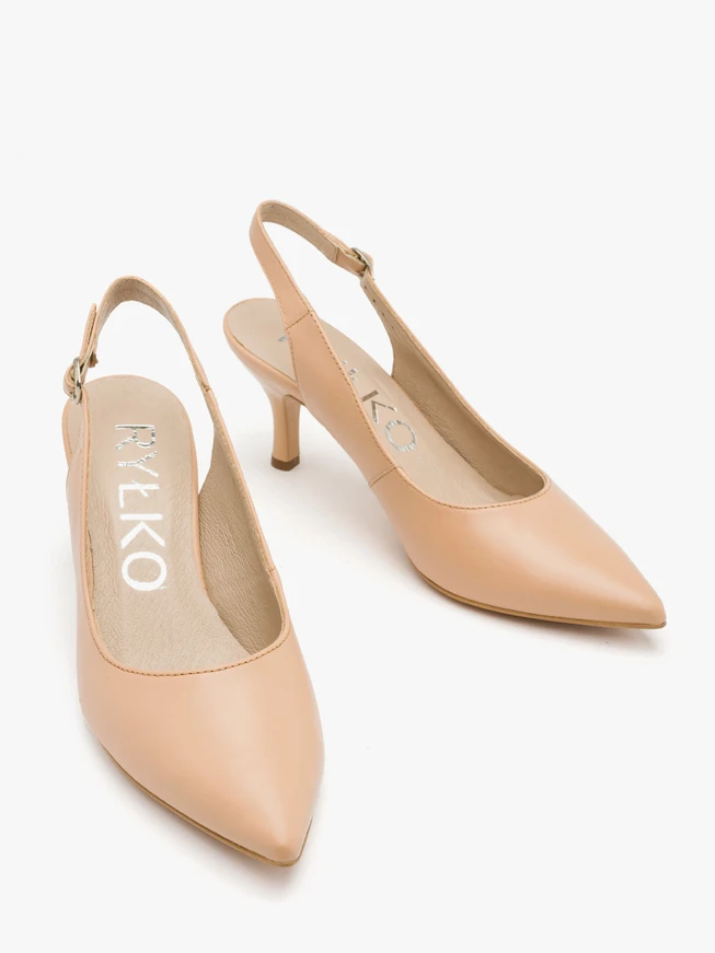 Beżowe czółenka typu slingback